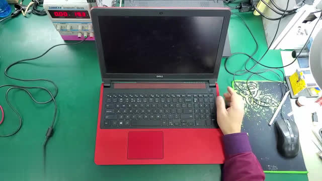 粉丝给笔记本清灰清坏了,在当地维修过,没修好,能修好吗