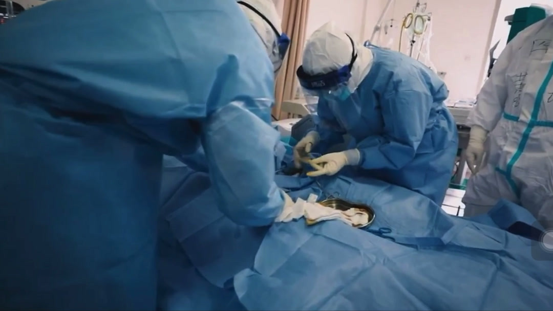 获奥斯卡提名的抗疫纪录片《76天》,呈现你不知道的医院ICU实况