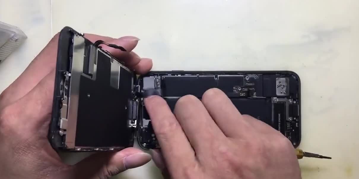 iPhone 8经常显示无服务,这种问题很简单,轻松修复!