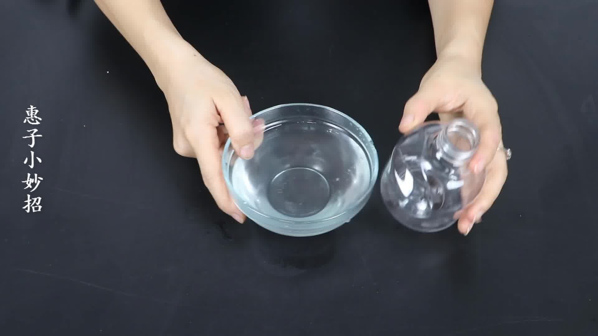 衣服上倒点白醋,原来这么厉害,解决女人困扰的难题