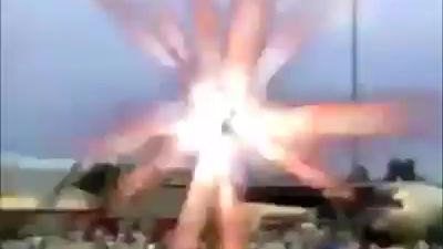 国外飞行表演,发生事故,两机相撞!