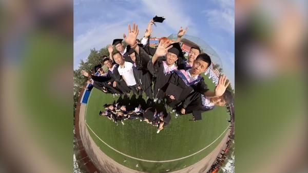 大学生拍创意毕业照,网友:如看大片