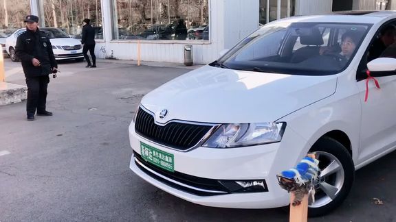好久没更新了--- 斯柯达昕动。