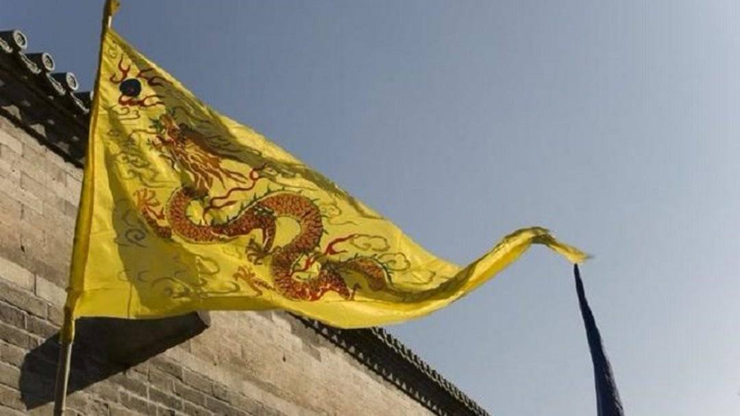 清朝诞生第一面国旗,如今虽灭亡100多年,仍有一国使用清朝国旗