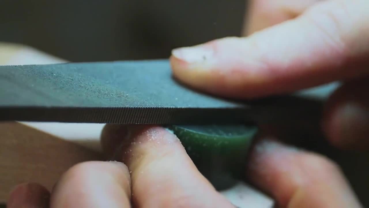 小伙自制钻戒,成品很完美