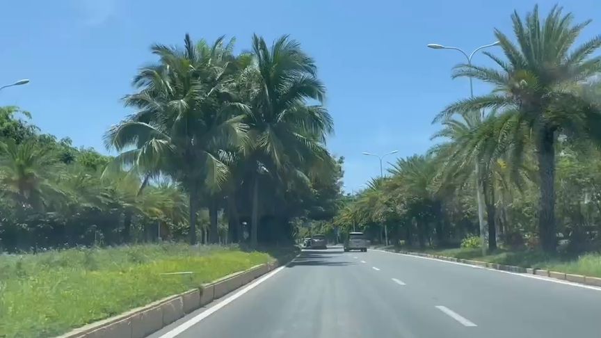 身份证152827的4名疯女子玩转三亚