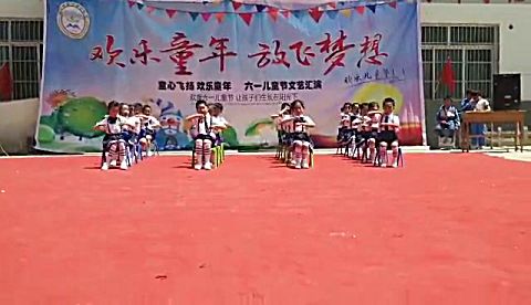 青土小学一年级抖音手势舞串烧