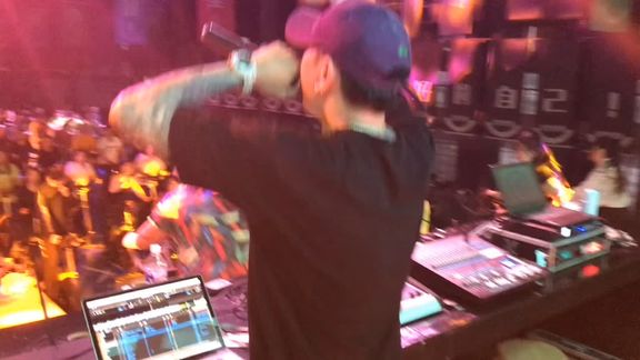 这样的气氛你们喜欢吗!跟酒吧比起来怎么样#动感单车