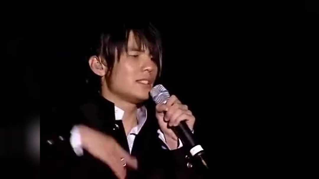 【高清完整版】周杰伦2002 The One演唱会 2002 The One演唱会