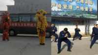 消防员训练场秀舞狮,跳跃腾空超专业:跟社火队学的
