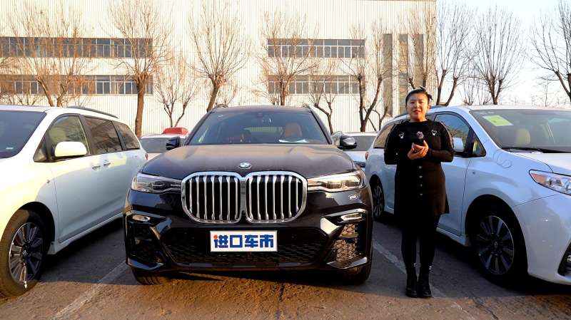 实拍19款美规宝马X7 外有蓝色卡钳 内有全液晶仪表