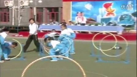 合作学习优秀课例:小学体育《钻圈》课堂实录(中小学新课程改革优秀...