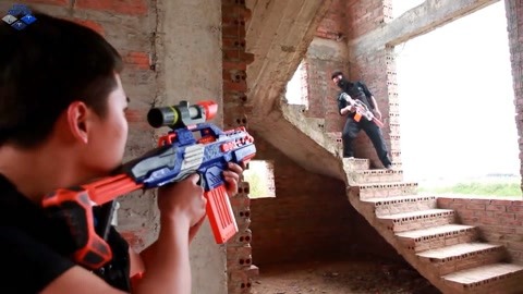 真人CS:飞虎潜入敌营对战潜伏者