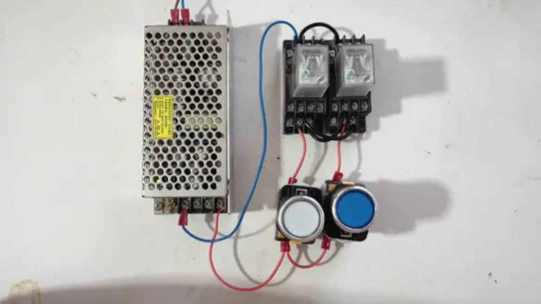 两个中间继电器怎么互锁?实物接线演示一遍,学到赚到