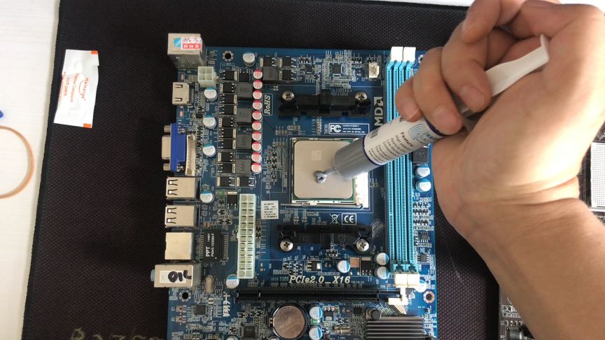 显卡底座被连根拔起无法修复,购二手主板后,这次不能再翻车了吧