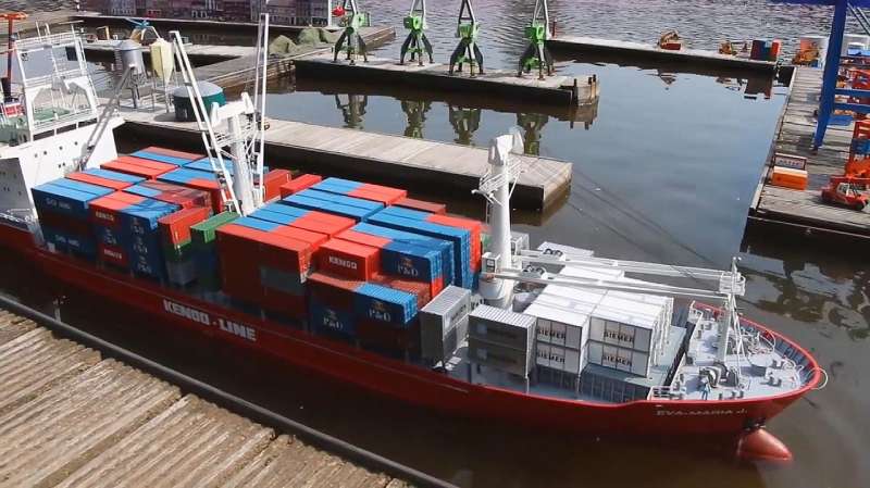 RC货轮模型,水上操作展示,这外形展示霸气