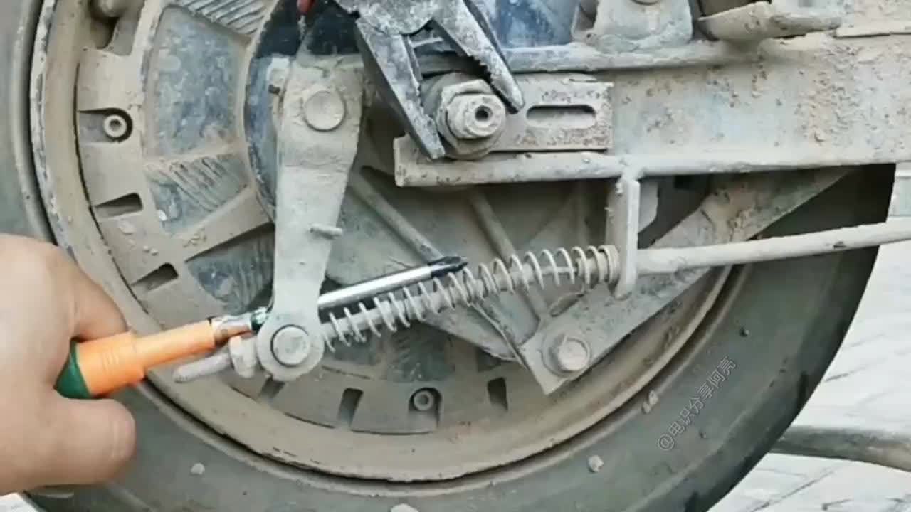 调节电动车刹车,如果刹车刹车线调节完了还是刹不住...