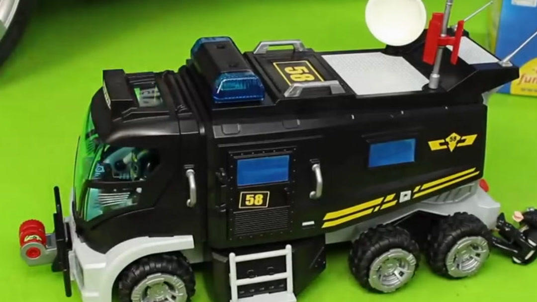 越野汽车玩具总动员,多功能重型工程车模型展