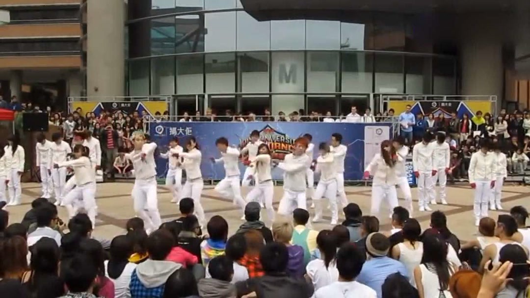 香港大学生街头酷炫多人舞蹈,这水平能打几分?