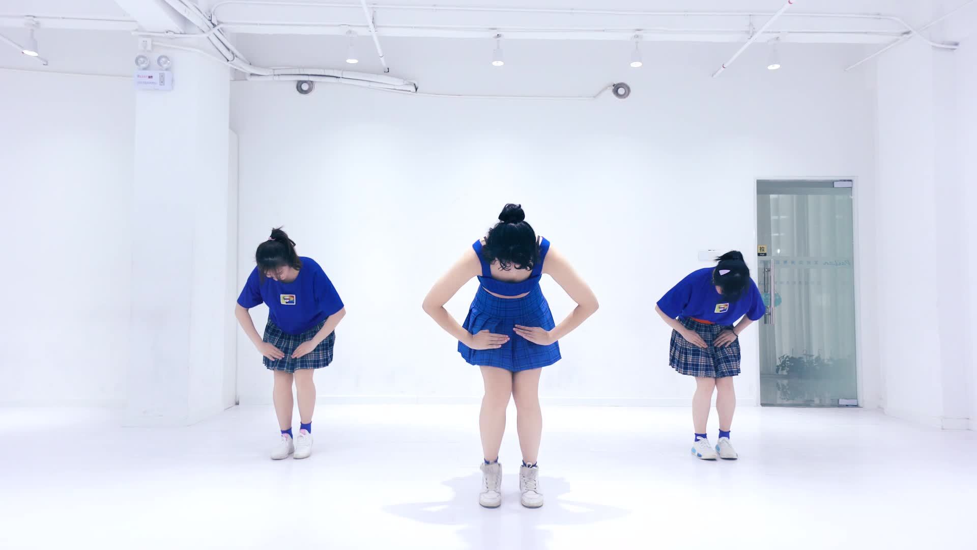 练习室翻跳舞蹈《yesok》,青春洋溢画风很小清新