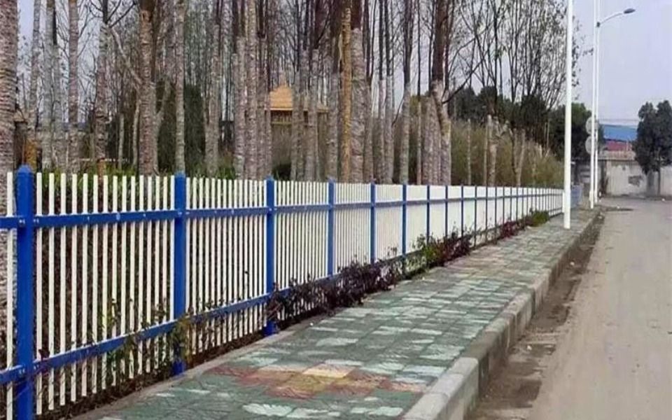 【拓轩】可靠的围栏选择:为什么选择锌钢护栏