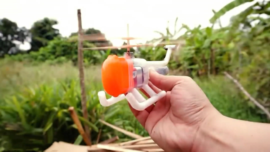 DIY电动玩具飞机的方法,简单几个步骤,就能轻松学会!