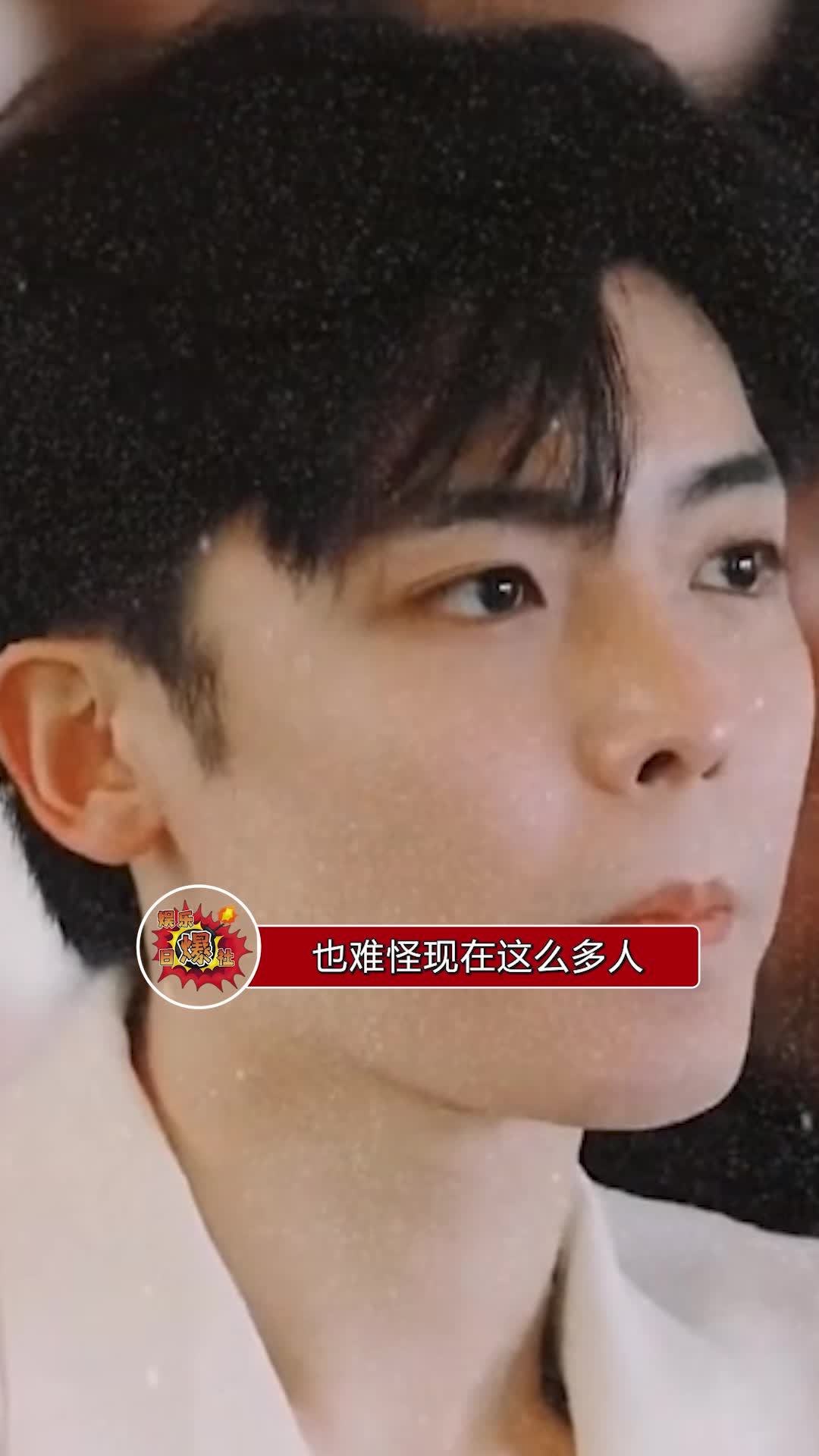 ...这般女子》时,片酬已经有1100万元了,多少人一辈子都难以触摸的数字