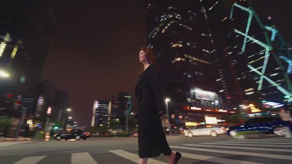 其实拍摄视频只要稳定,简单的镜头放在一起也会有大片的感觉哦 要...