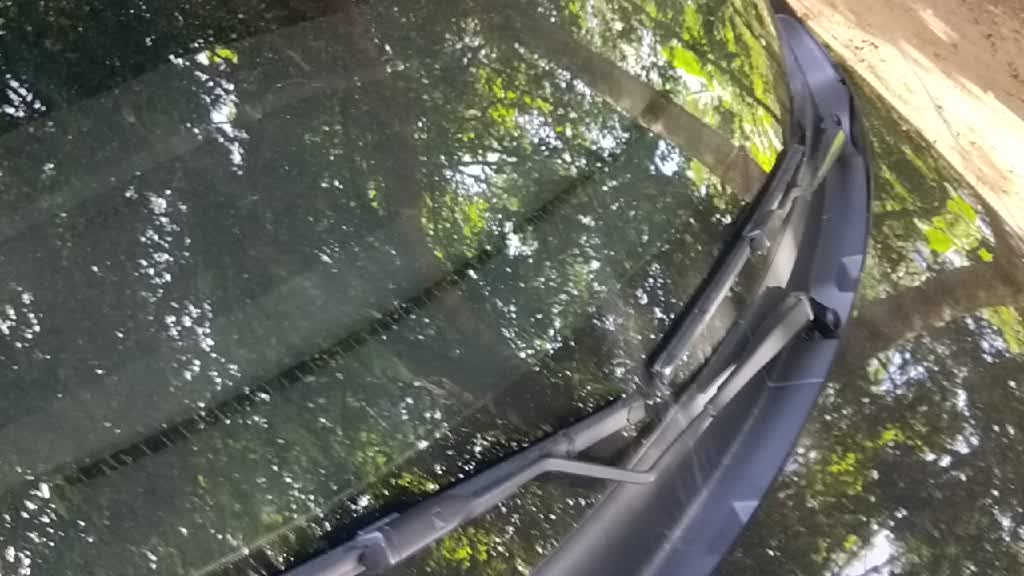 朗逸配的是无骨雨刷器的,还不错呀「来自懂车帝车友圈」