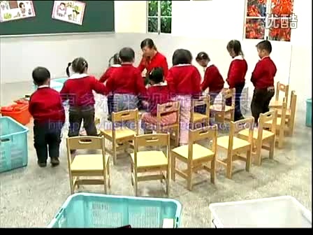 幼儿园 优质课 小班数学 何洁《有趣的盒子》示范课 DVD 教案