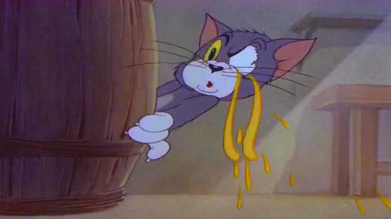 猫和老鼠:汤姆和杰瑞又开始了斗争,汤姆被杰瑞拿鸡蛋砸!