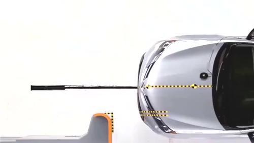 丰田RAV4碰撞测试,正副驾驶太悬殊了!