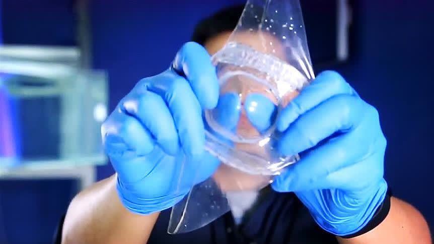 科学家设计的这款机器人,形态逼真,被外国人给予高评