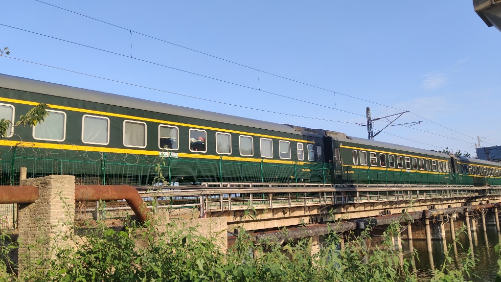 【京沪线】HXD3D-0006牵引K516次列车(上海～吉林)通过徐州汉桥