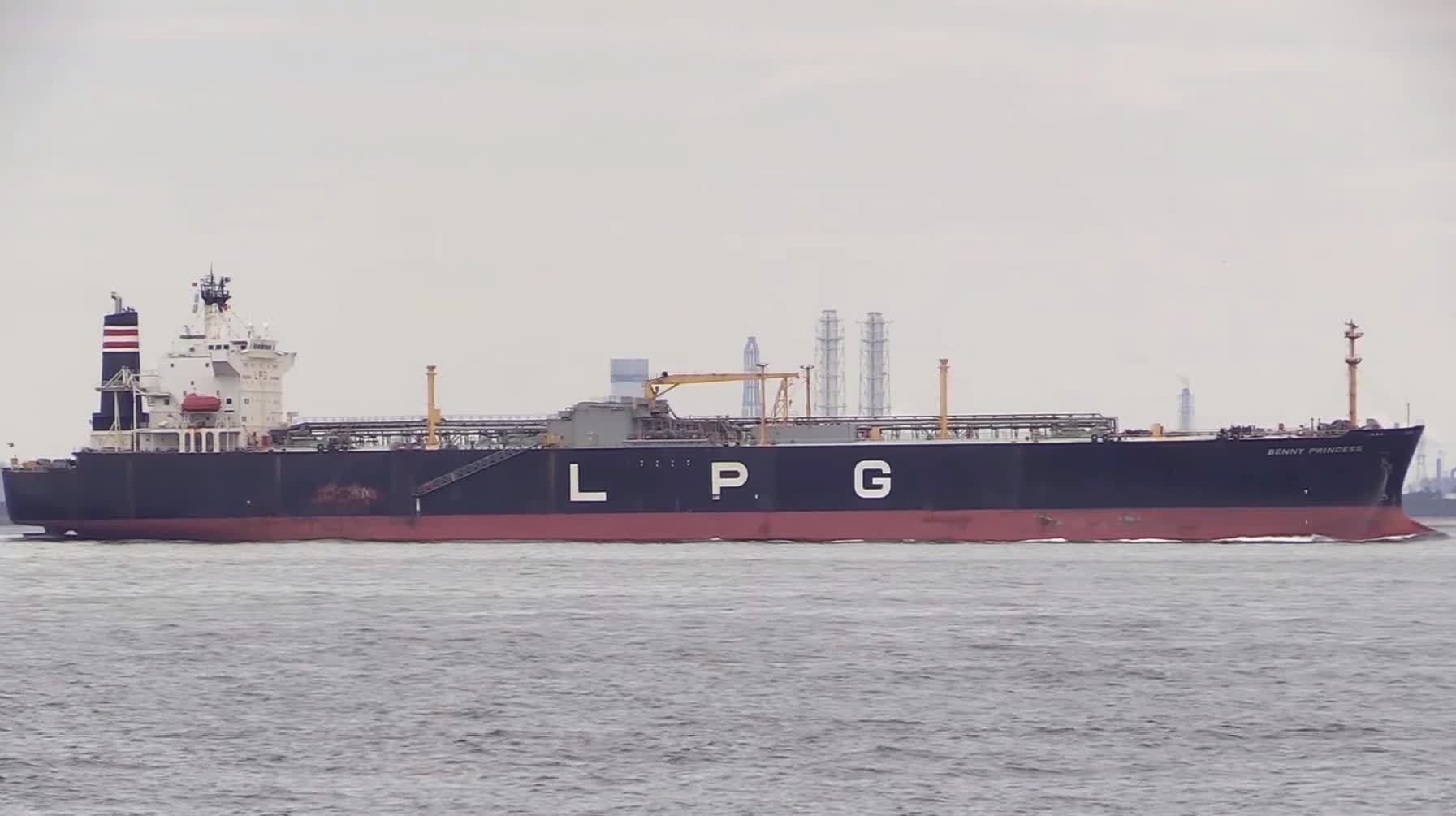 日本要动石油储备?亚洲最后一张底牌恐要失去?石油大国不容乐观