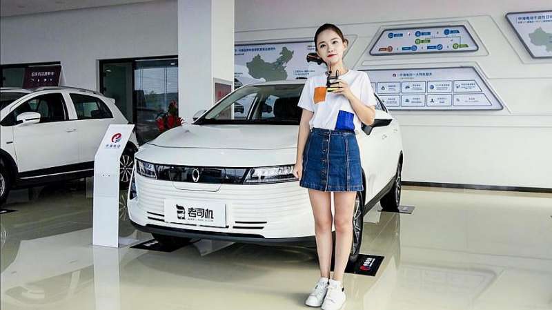 实拍车 10万块的纯电动SUV 抢先实拍长城欧拉iQ 造型超科幻