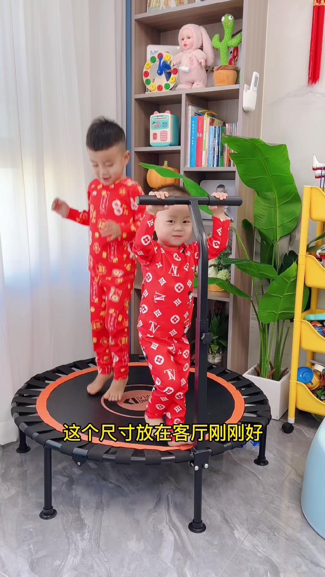 蹦床要买无弹簧的,这种尺寸放家里完全不用担心闲置,没事蹦一会,在家...