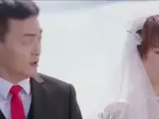 新娘结婚当天遇到这样的事情, 她立马逃离了婚礼现场