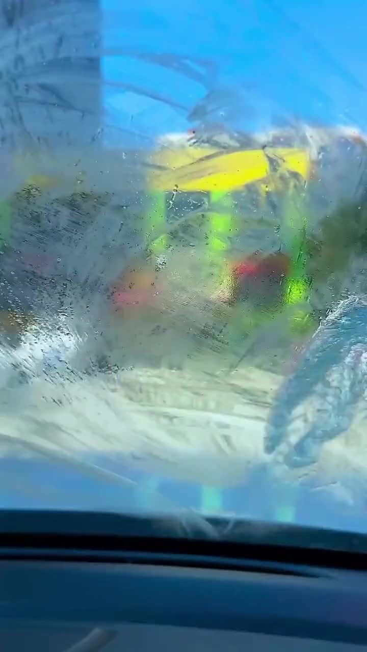 玻璃水泡腾片刮玻璃干净卫生同时可以养护车玻璃玻璃水