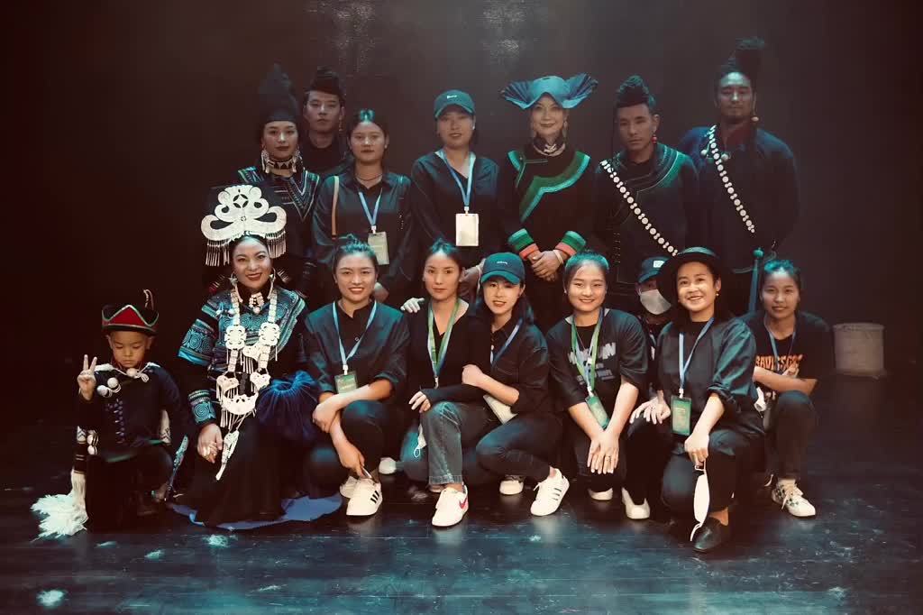 ...团队今晚赶集四川大剧院圆满2021四川凉山精品文艺展演暨文旅推介周