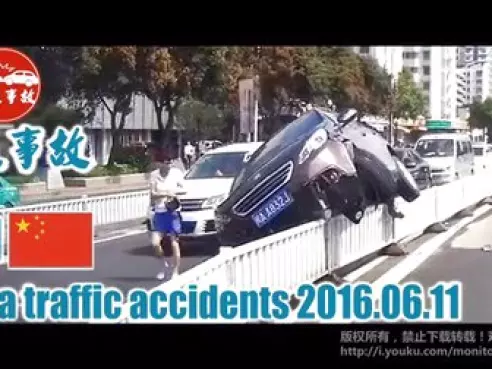 20160611交通事故合集中国国内,行车记录仪监控实拍下最新交通事故...