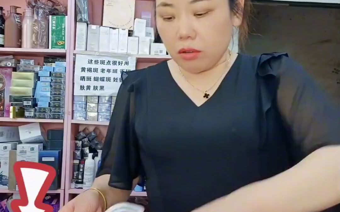 # 除霉 # 发霉 # 洗护好物 彩色衣服发霉黑点霉斑霉菌怎么清洗?三步教...
