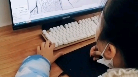 一个六年级的小学生竟然用数位板画祢豆子