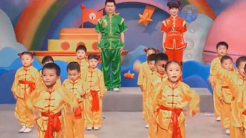 红果果绿泡泡小小智慧树歌舞《嘿嘿哈哈》