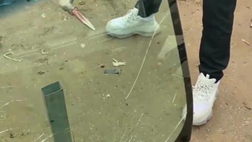 这又是什么神奇胶水,玻璃的裂缝也能修复,像加了特效一样
