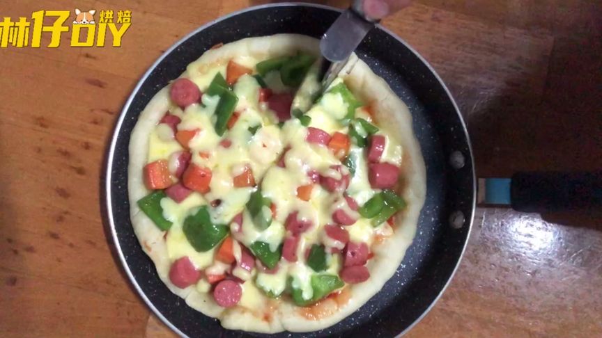 懒人披萨做法,不用烤箱,一个平底锅轻松搞定,做法简单