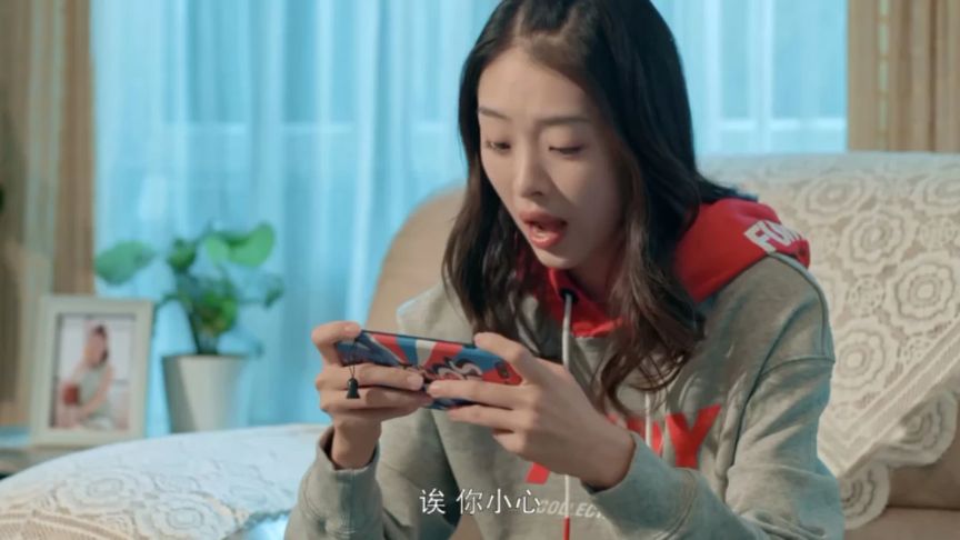 她怎么可能猜到和她打游戏的是他的同桌!#陪你到世界终结