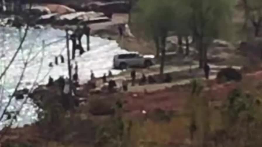 车主将车开进洱海拍照合影 管理局:罚款2000元(1)