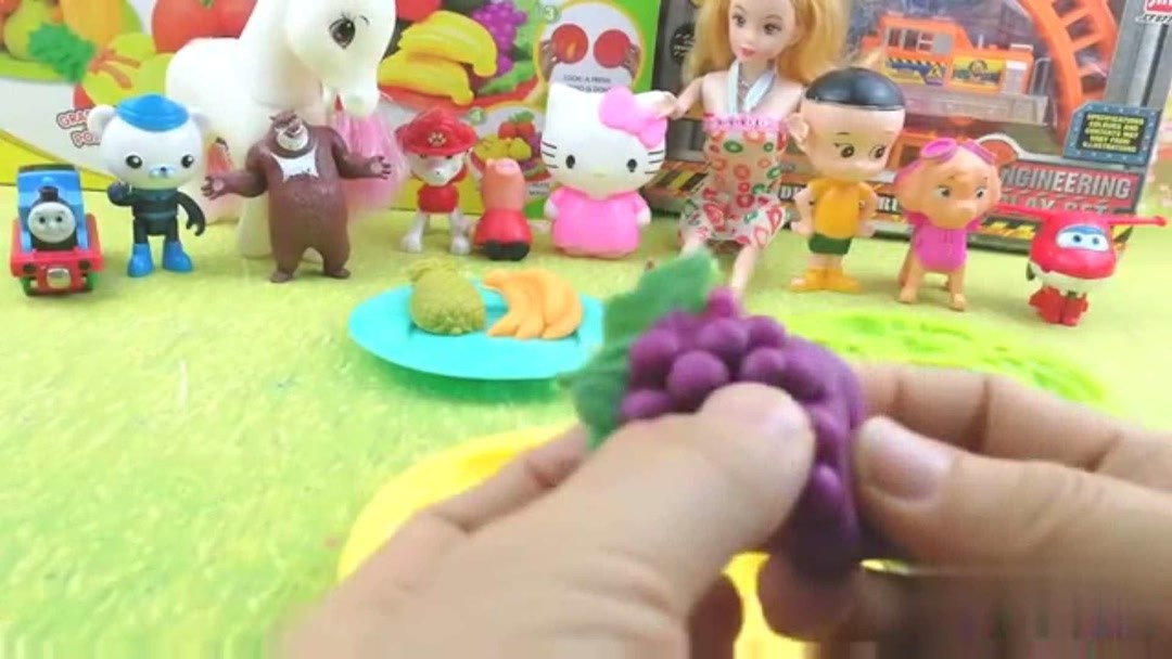 《樱桃姐姐的玩具屋》:小猪佩奇可可小爱水果玩具
