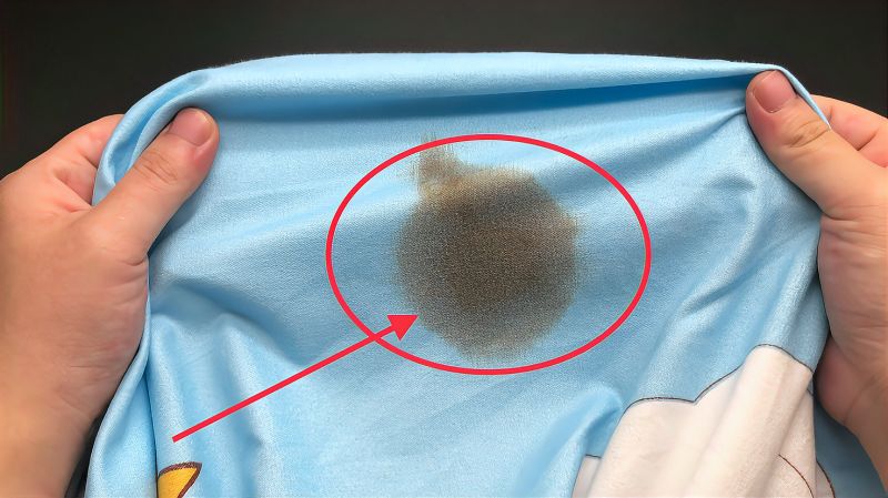 无论床单血渍多顽固,教你简单一招,新老血渍轻松洗掉,实用